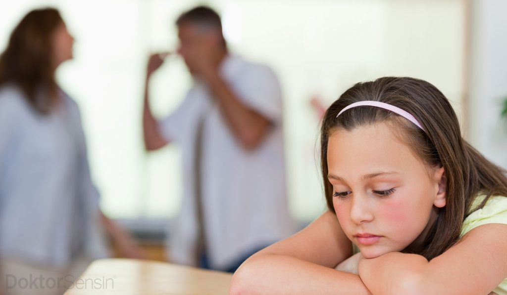 5 Mistakes While Criticizing Children - Knittting Crochet
