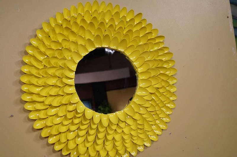 Mirror Made From Plastic Spoon - Knittting Crochet