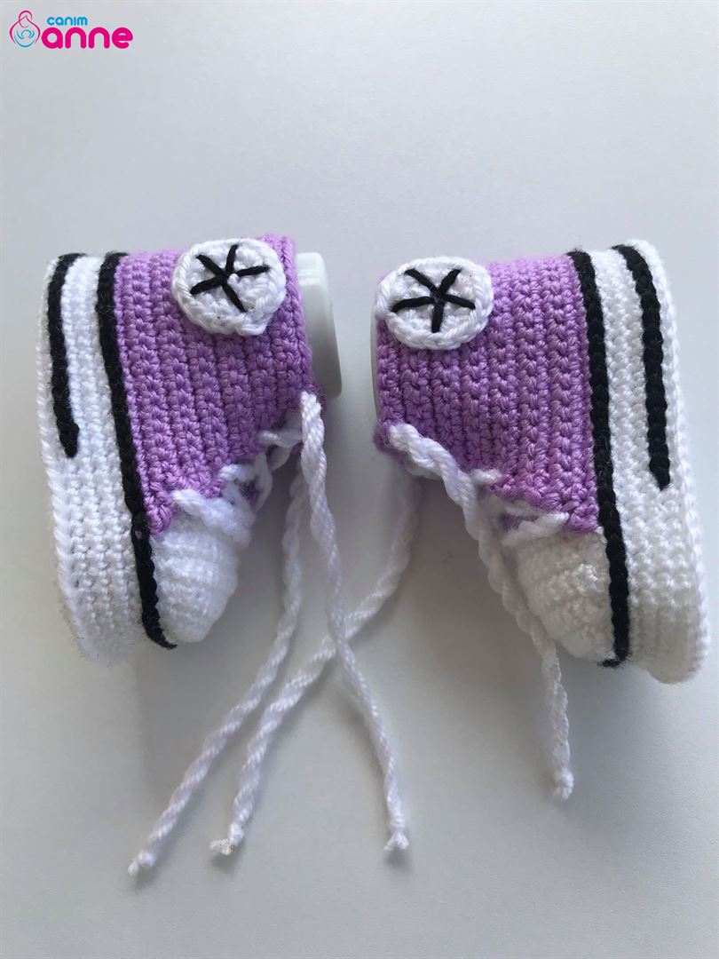 The Pattern of Converse Baby Booties - Knittting Crochet
