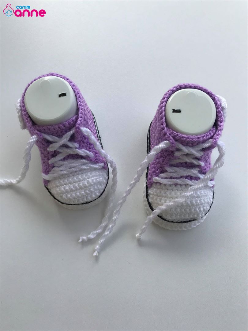 The Pattern of Converse Baby Booties - Knittting Crochet